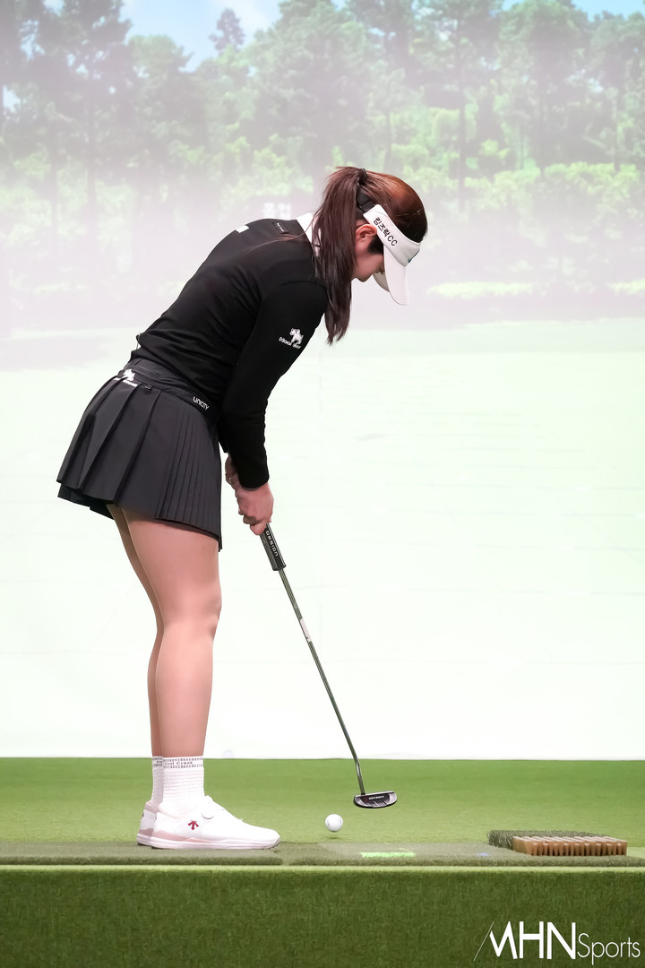 투데이 골프 | [mhn포토] 안소현, 완벽한 버디가 필요해