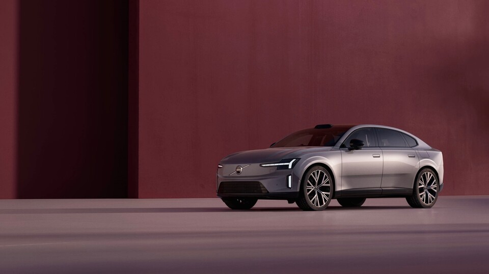 "세단+패스트백+SUV" 볼보, 플래그십 전기차 'ES90' 최초 공개. 1회 충전 700km 주행 | M투데이