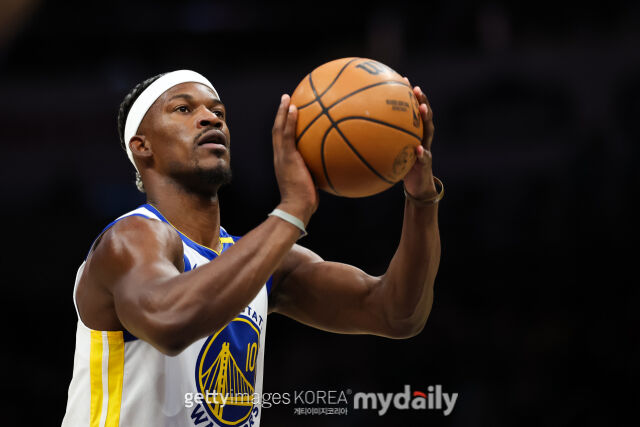 '커리와 아이들' 3점슛 大잔치→7명이 3점포 18방 작렬! GSW, 샬럿 완파→PO 직행 보인다