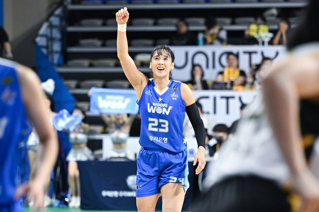 '이런 드라마가 있나' 김단비 실책→모에 결승 버저비터 대폭발, '언더독' KB스타즈 1승 따냈다 [WKBL PO]