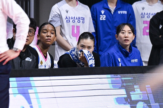 BNK '100% 확률' 잡았다! PO 1~2차전 싹쓸이... 안혜지 3점포 4방→또 양궁농구 통했다 [부산 현장리뷰]