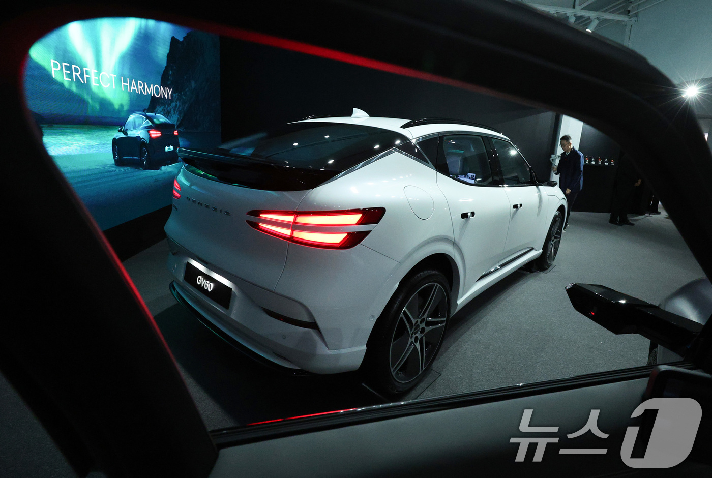 [뉴스1 PICK]주행거리 늘린 제네시스 GV60 부분변경 출시
