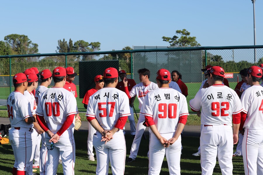 ‘가고시마 별동대’가 후배들에게 남긴 유산… SSG 1·2군 역대급 캠프 마무리, 시즌 프리뷰 뒤집으러 간다