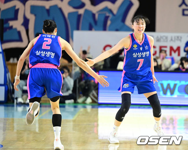 실화냐? BNK, 4쿼터 1득점 망신살... 삼성생명, 벼랑 끝 반격하면서 시리즈 1승 2패