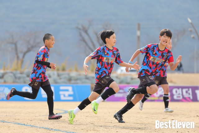 [b11 현장] 박주호 2골 1도움… 구미 리스펙트 FC, 영덕 풋볼 페스타 스프링 리그 6학년부 우승