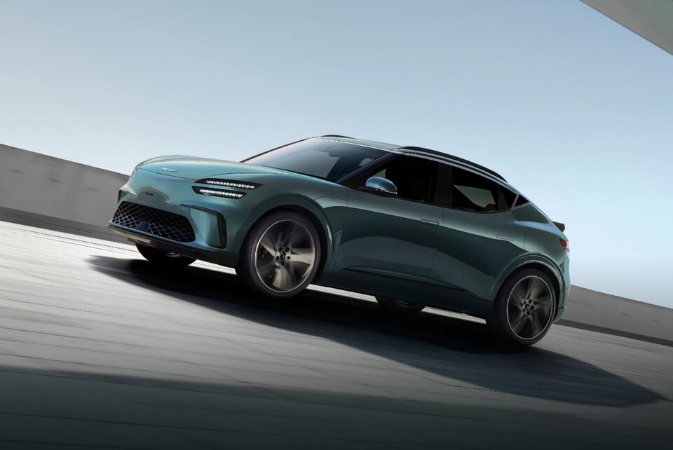 "주행거리·가격·성능 승자는?" 제네시스 GV60 vs 폴스타 4, 전기 SUV 맞대결 | M투데이