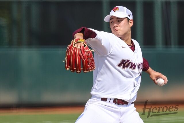 정현우 145km에 KKKK, 이 기세로 KIA 김도영 만나러 간다…KBO 1순위 특급루키에게 영웅들 흥분, 사령탑 ‘차분’