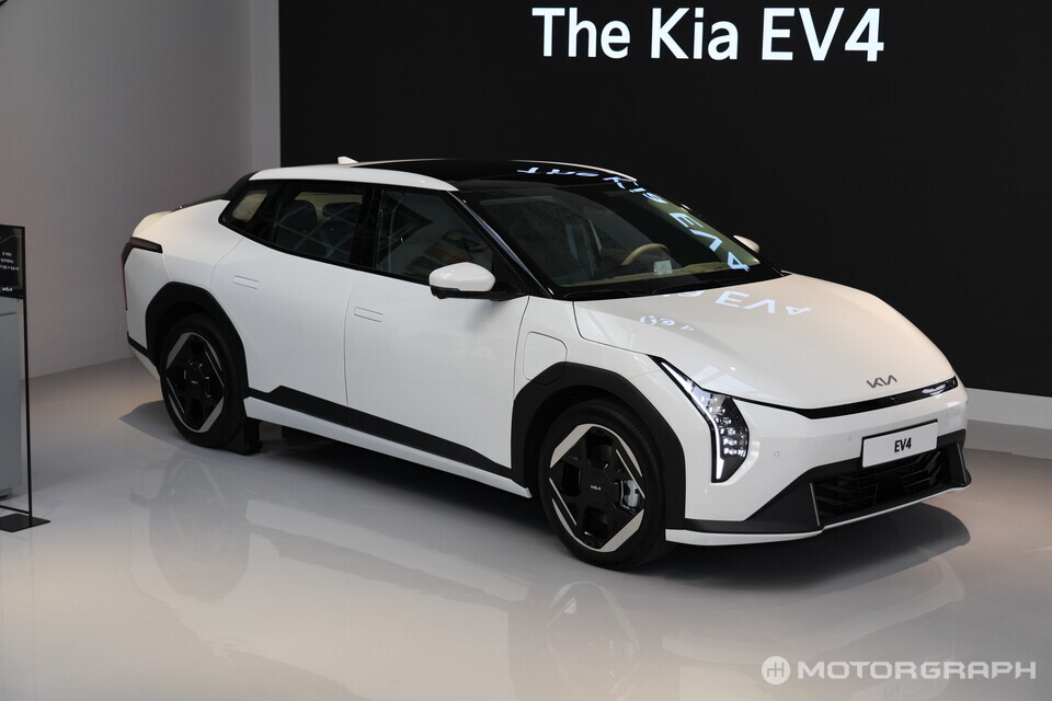 EV4 가격은 롱레인지 4629만 원, 스탠다드 4192만 원부터! "3000만 원대 전기 세단 등장" | 모터그래프