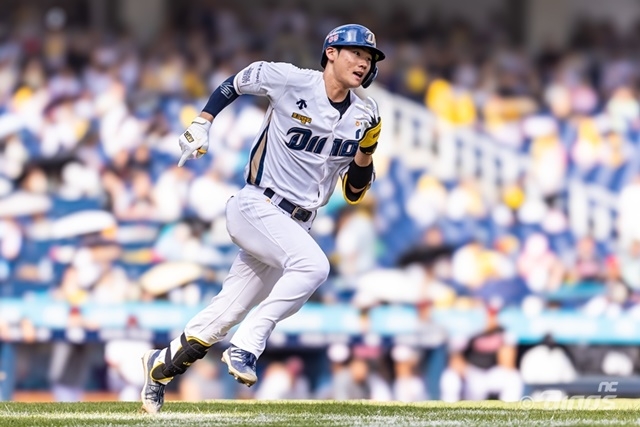 ‘2G서 2홈런 4타점 폭발!’ 2번 타순서 연일 맹타 휘두르고 있는 NC 김주원, 올해엔 잠재력 만개시킬까