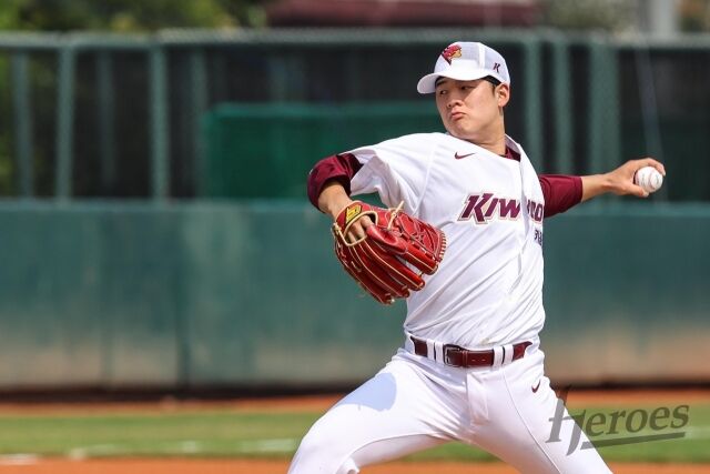 “쟤(정현우)는 고등학생이 아니던데? 왼손 신인이 컨트롤이 되네” 호부지도 KBO 1순위 특급루키에게 반했다[MD창원]