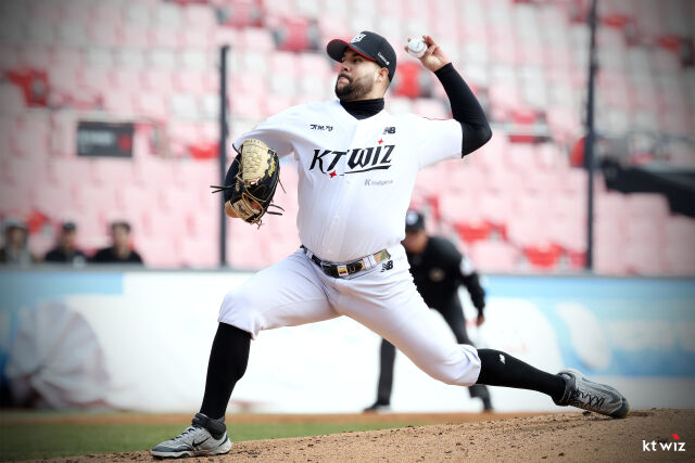 벌써 152km 쾅! '1회 KKK→3회 2실점' 강철매직은 어떻게 봤나? 친정팀 만난 좌완 에이스, 수원 비공식 데뷔전 [MD수원]