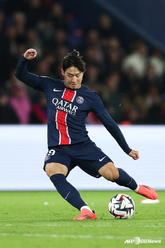 "PSG, 이강인 EPL '임대' 보낸다" 토트넘 600억 '강력 거론'... 英 "멀티포지션 능력, 포스텍이 반했다"