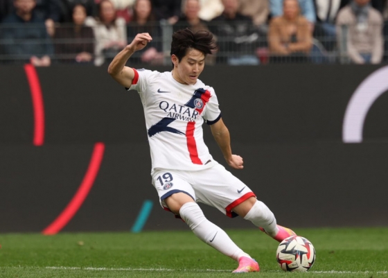 "PSG, 이강인 EPL '임대' 보낸다" 토트넘 600억 '강력 거론'... 英 "멀티포지션 능력, 포스텍이 반했다"
