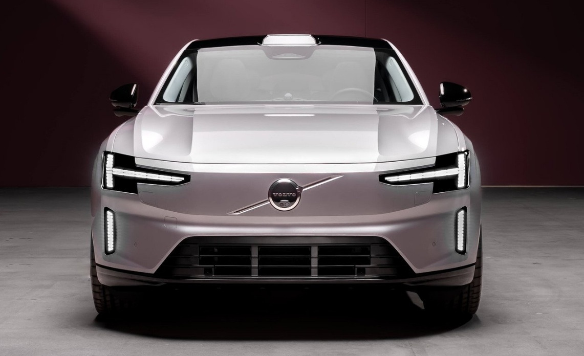 `더 멀리, 더 스마트하게...` 볼보 ES90, 700km 달리는 플래그십 전기 세단 | 오토얼라인먼트