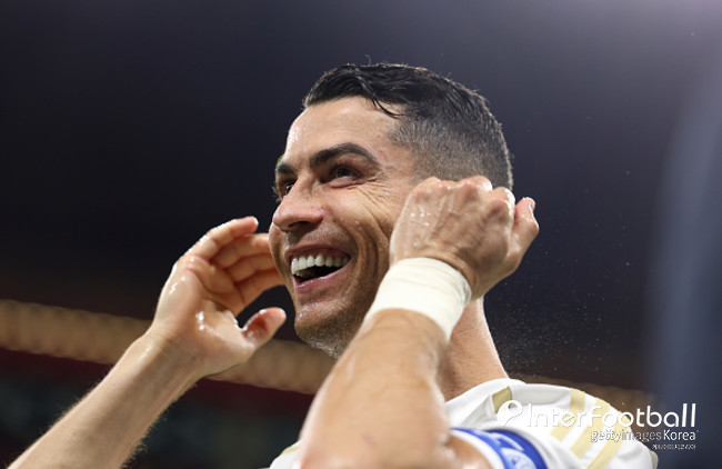 '1,000골 보인다' 호날두, 에스테그랄 상대로 927번째 득점 폭발…알 나스르는 ACLE 8강 진출