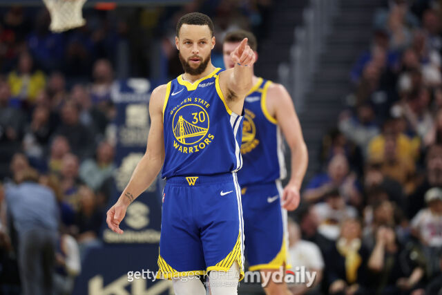 3998! 大기록 눈앞→3점슛 4000개에 단 두 개 남았다…포틀랜드전 3점포 5개 폭발, GSW 5연승 견인