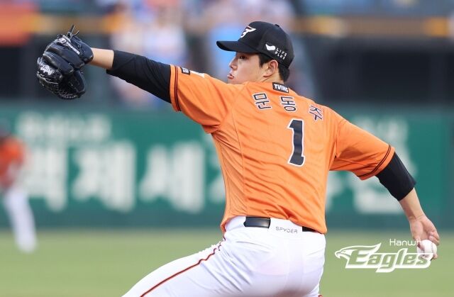 직구 평균 157km, 최고 160km! 문동주 미쳤다, 한화 팬들도 깜짝 놀랐다…역시 안 쓸 수가 없네 [MD인천]