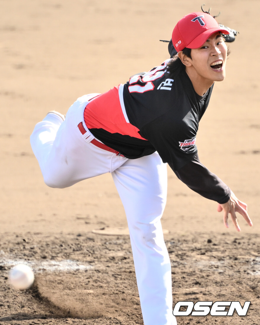 그렇게 절박했나, 연봉 절반 털어 美 유학...154km 던지고 7년만에 누리는 행복, 5월 기다린다