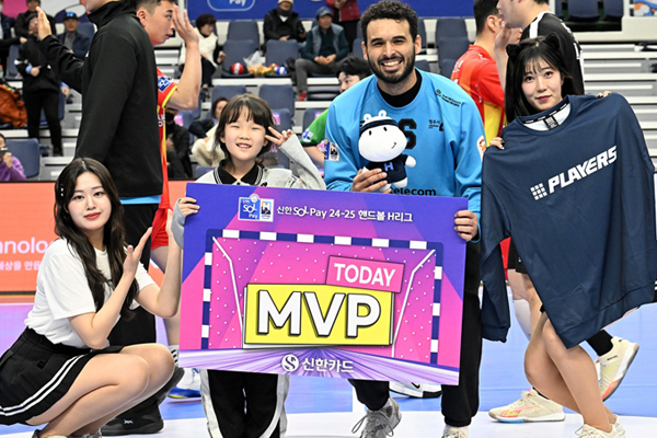 브루노 17세이브 맹활약! SK호크스, 상무 피닉스 꺾고 2연승 질주