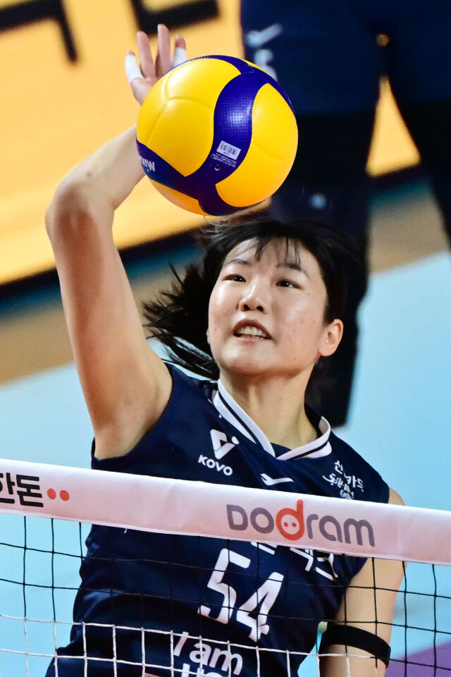 무명의 180cm MB 이렇게 잘할 줄 누가 알았나…MB 육성 전문가도 놀랐다 "장족의 발전, 약속한 용돈 줄 것"