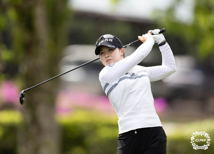 고지우, KLPGA 시즌 개막전 첫날 7언더파 공동 선두