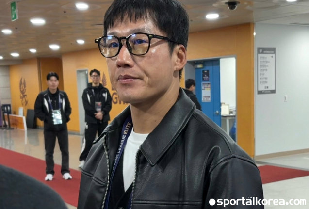 [현장목소리] '드라마 작가' 이정효, '시도민구단 최초' ACLE 8강 연출..."용기, 용맹, 몰입 선수들이 전부 구현, 자랑스럽다"