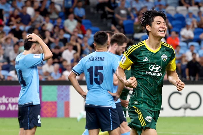 '포옛 4연패' 전북도 기적을 쓰나 했는데…전반 2골 → 후반 3실점, 시드니에 합계 2-5 참패 'ACL2 8강 탈락'