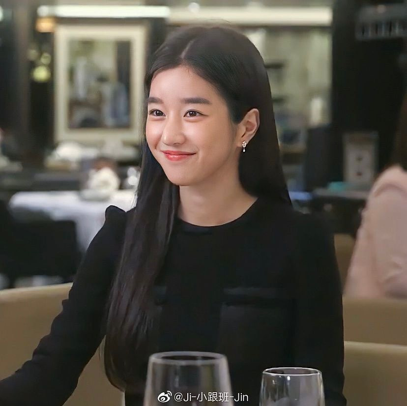 서예지, 춤 한 번 췄을 뿐인데.. '만트라' 커버 100만 뷰 돌파, 팬심도 들썩 | 뷰티패션알리미