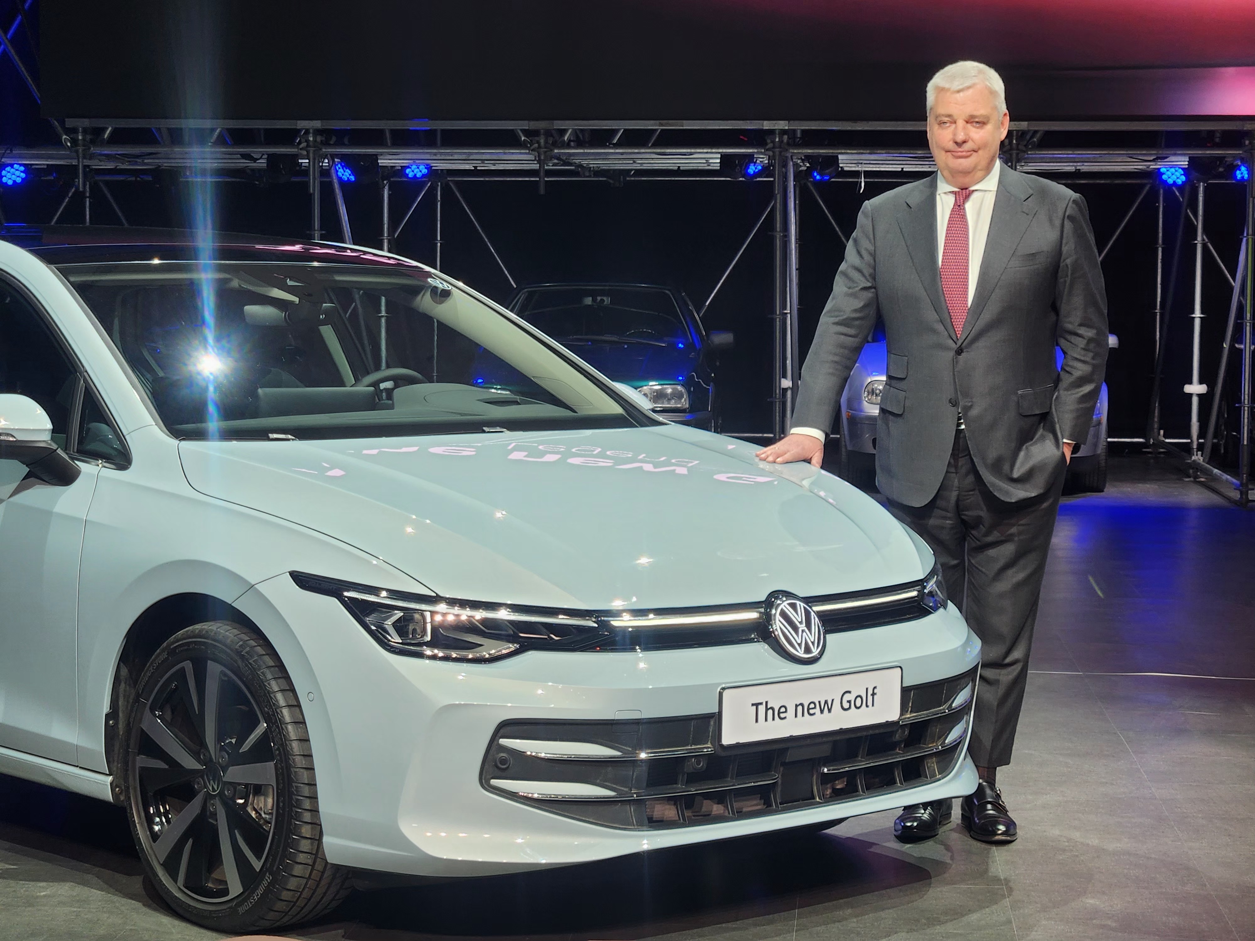 "SUV·세단 중심 판 흔든다"…폭스바겐, 신형 골프 공개