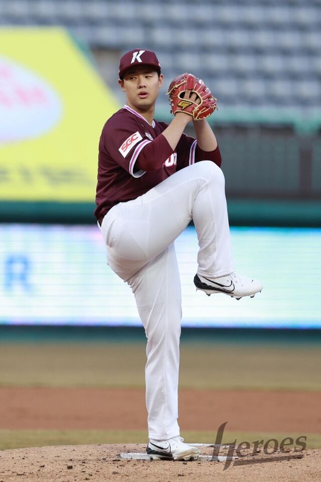 정)현우 포크볼 좋다, 신인 같지 않다” KBO 1순위 특급신인의 실체…바로 뒤에서 본 2루수 ‘감탄’[MD인천]