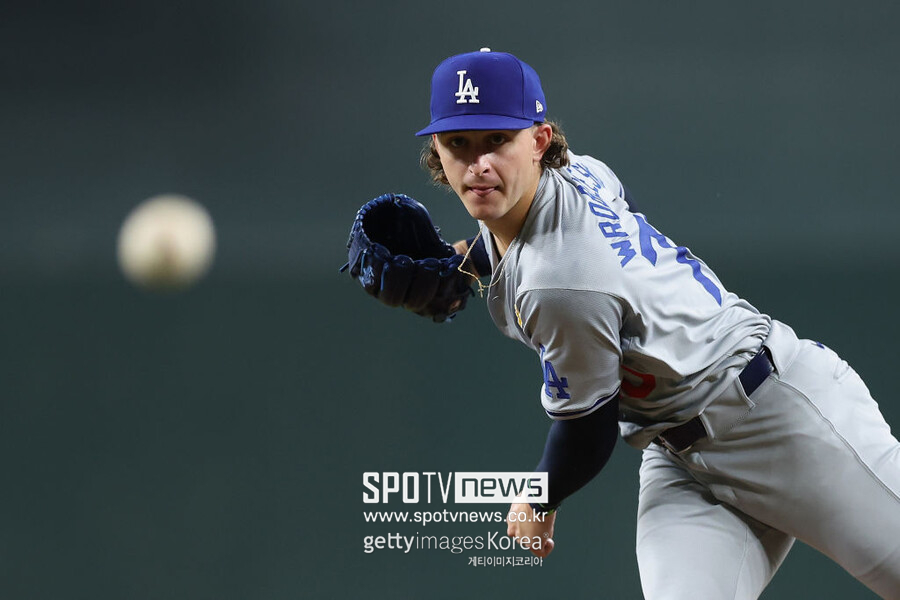 다저스는 1승 투수도 155km 던진다…요미우리에 명품 커브로 매운맛, 2이닝 KKK 퍼펙트