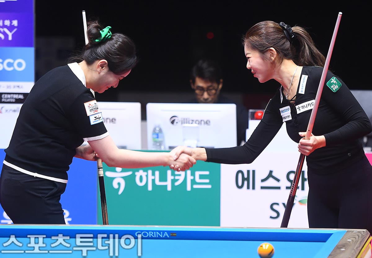PBA-LPBA 챔피언십 | [ST포토] 결승에서 다시 만난 김민아-김가영