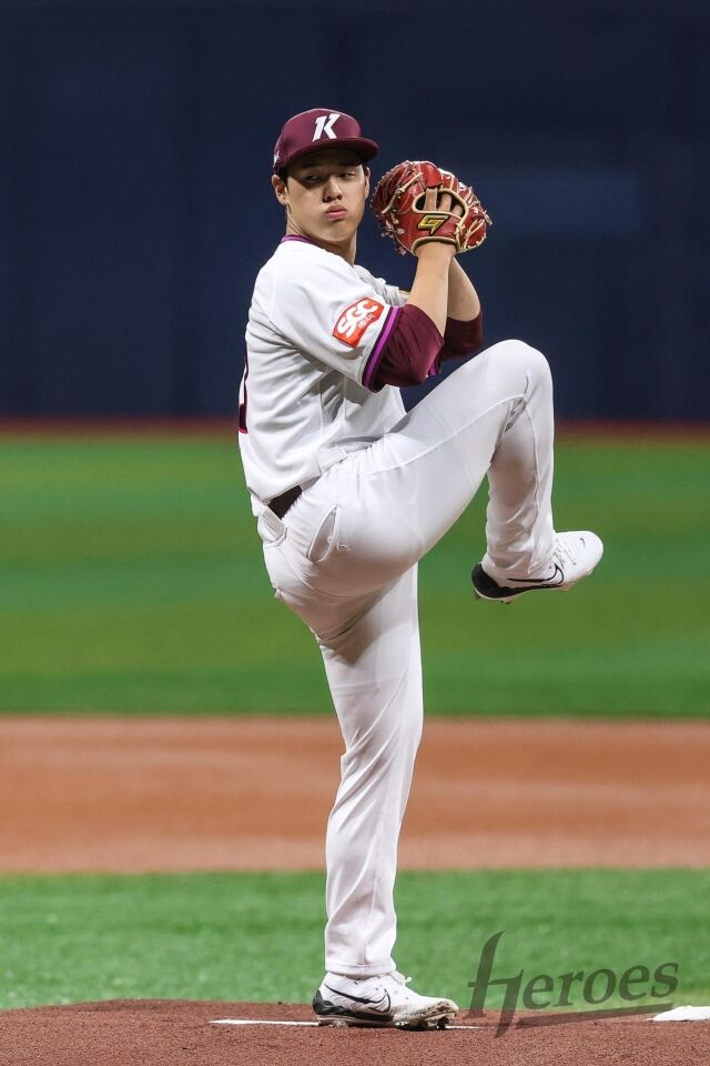KBO 1순위 특급루키 미쳤다, ERA 0.82 짜다 짜…144km에 타자들 좌절, 이제 KIA 김도영 만나러 간다