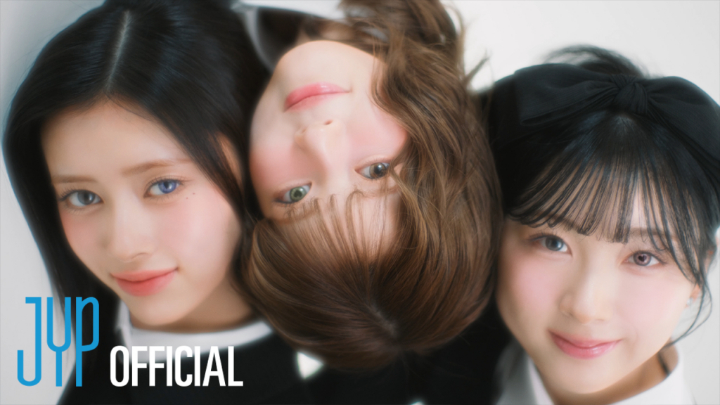 'JYP 걸그룹' NiziU, 국내 첫 컴백작 'LOVE LINE' 비주얼 필름 공개