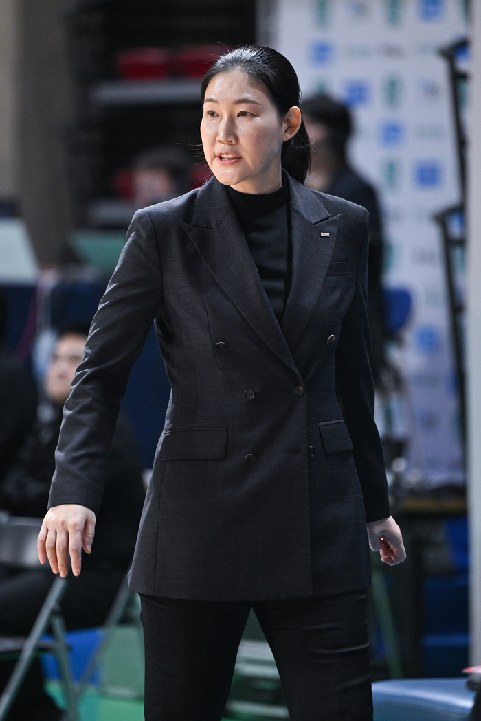 BNK 2승→‘女감독 최초 우승’ 보인다…이미 WKBL ‘역사’ 바꾸고 있다 [SS포커스]