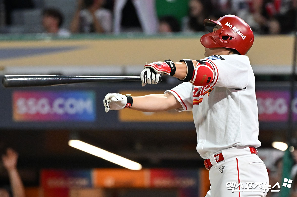 SSG 초비상! '통산 홈런 1위' 최정, 햄스트링 부상→개막전 출전 불발..."3월 말 재검진"