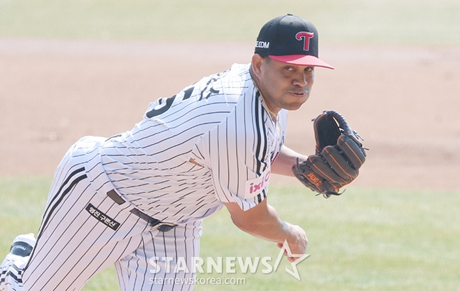 '15안타 맹폭+치리노스 QS' LG, 완벽한 투타 조화로 롯데 12-2 완파! [잠실 현장리뷰]