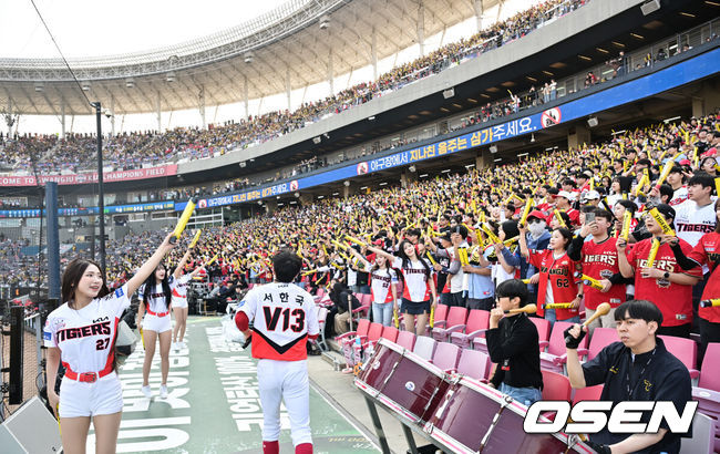 KBO 인기 초대박, 역대 최초 개막 2G 전경기 매진…무려 21만9900명이 야구장 왔다