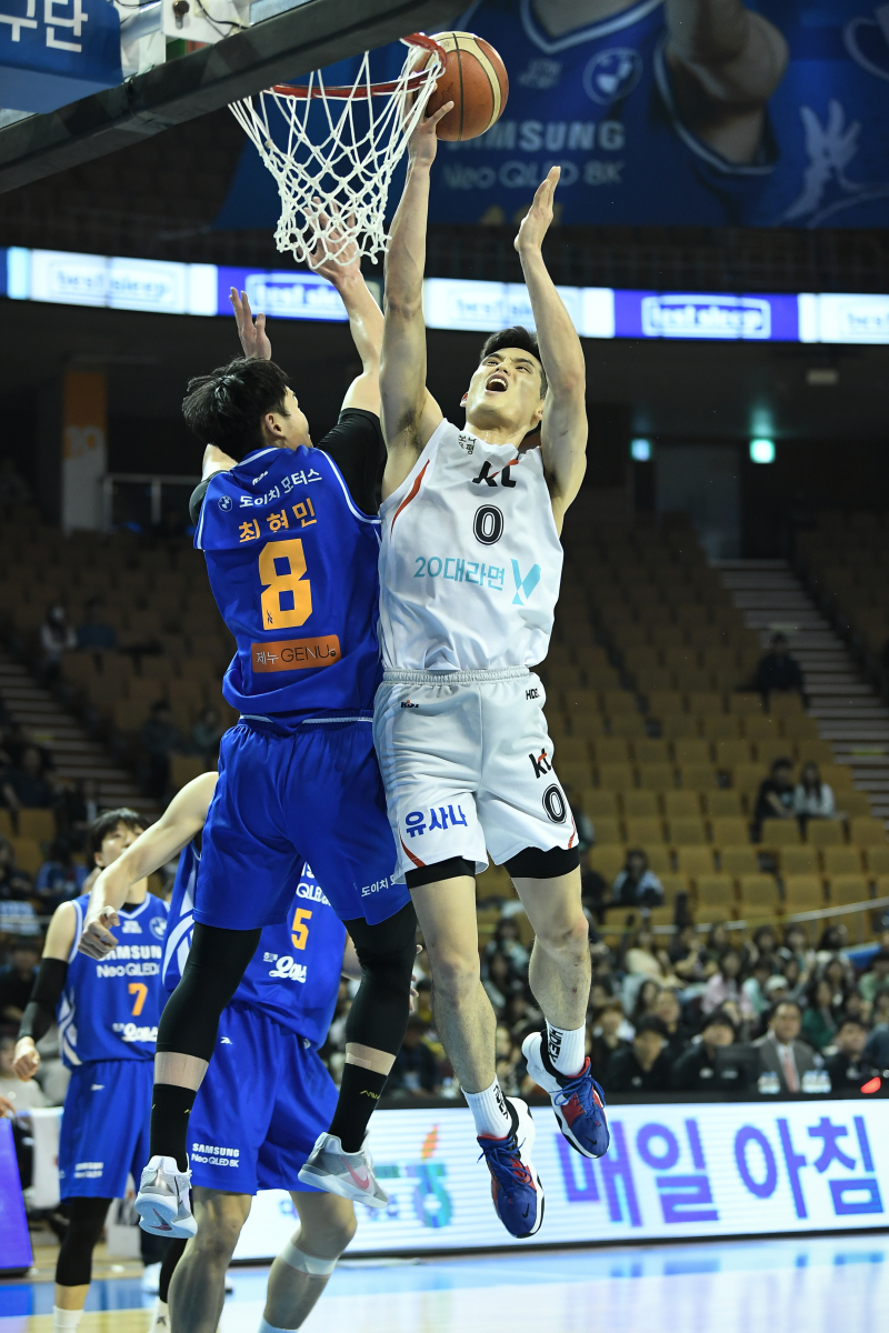 부상도 못 막는 KT 질주...'하윤기 18점 9R' 코트 지배한 KT, 삼성 잡고 LG에 1G 차 추격 [IS 잠실]