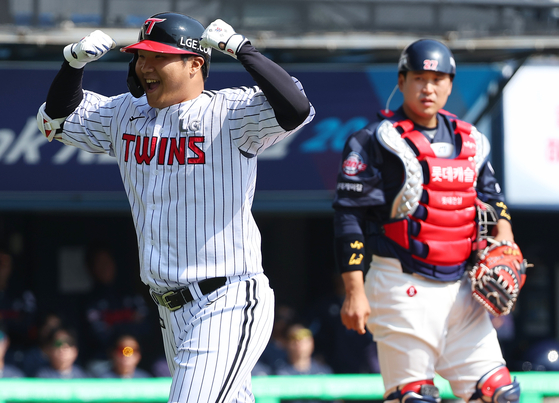 Moon Bo-kyeong powers LG Twins to victory with back-to-back home runs