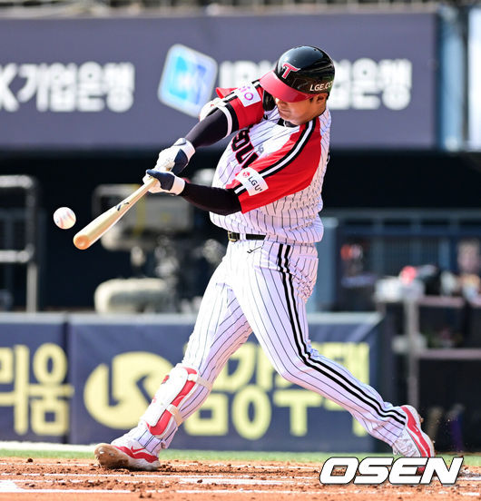 ‘잘 치고 잘 잡고’ 2G 연속 홈런과 다이빙캐치…LG 문보물, 왜 “다이빙캐치가 더 짜릿했다”고 했을까