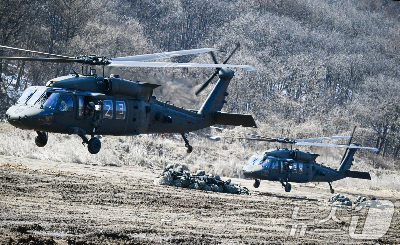 "지상에서도 실전같은 훈련"…UH-60 헬기 시뮬레이터 성능 개선 완료