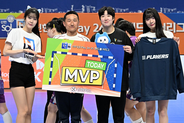 SK슈가글라이더즈, 박조은 16세이브 맹활약 속 서울시청에 역전승…18연승 질주