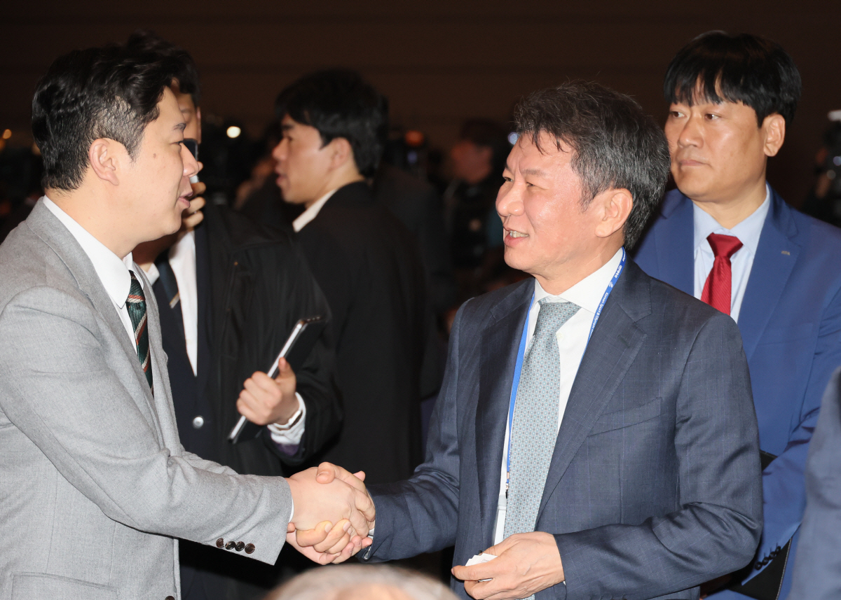 유승민 대한체육회장"정몽규 축구협회장 인준 곧 결론...철저한 모니터링 통해 건강한 구조 도울것"