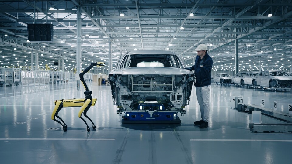 "美 EV 생산 100만 시대 개막" 현대차그룹, AI·로봇 융합한 SDF 공장 'HMGMA' 준공 | M투데이