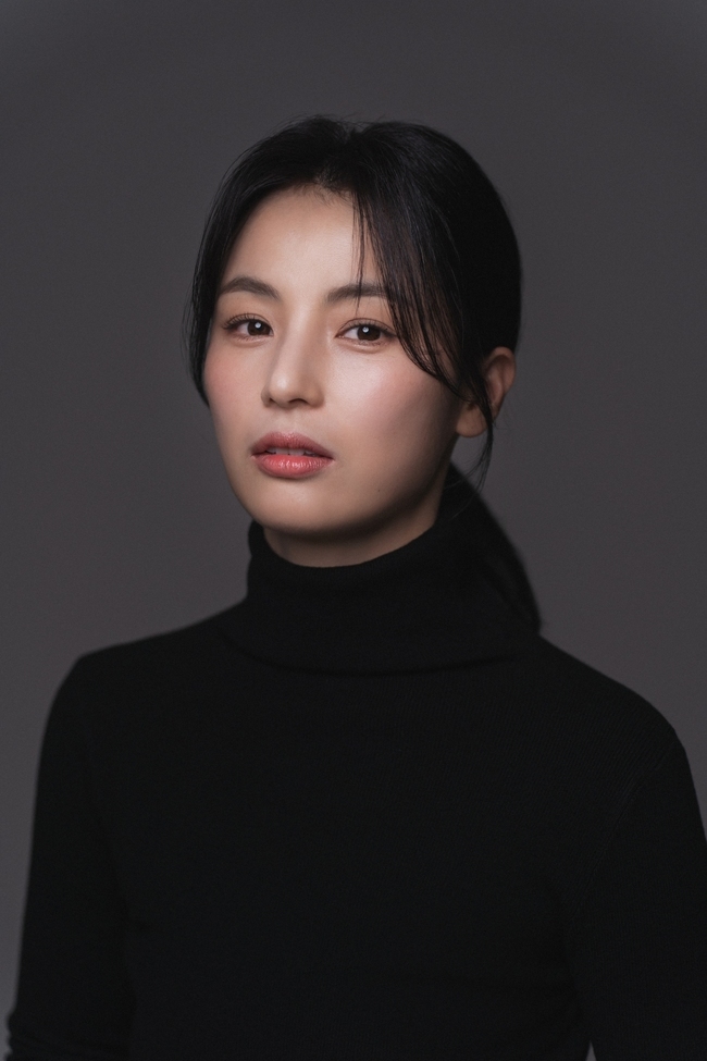 ‘김민재 아내’ 최유라, 김재중 손잡고 연기활동 재개 예고