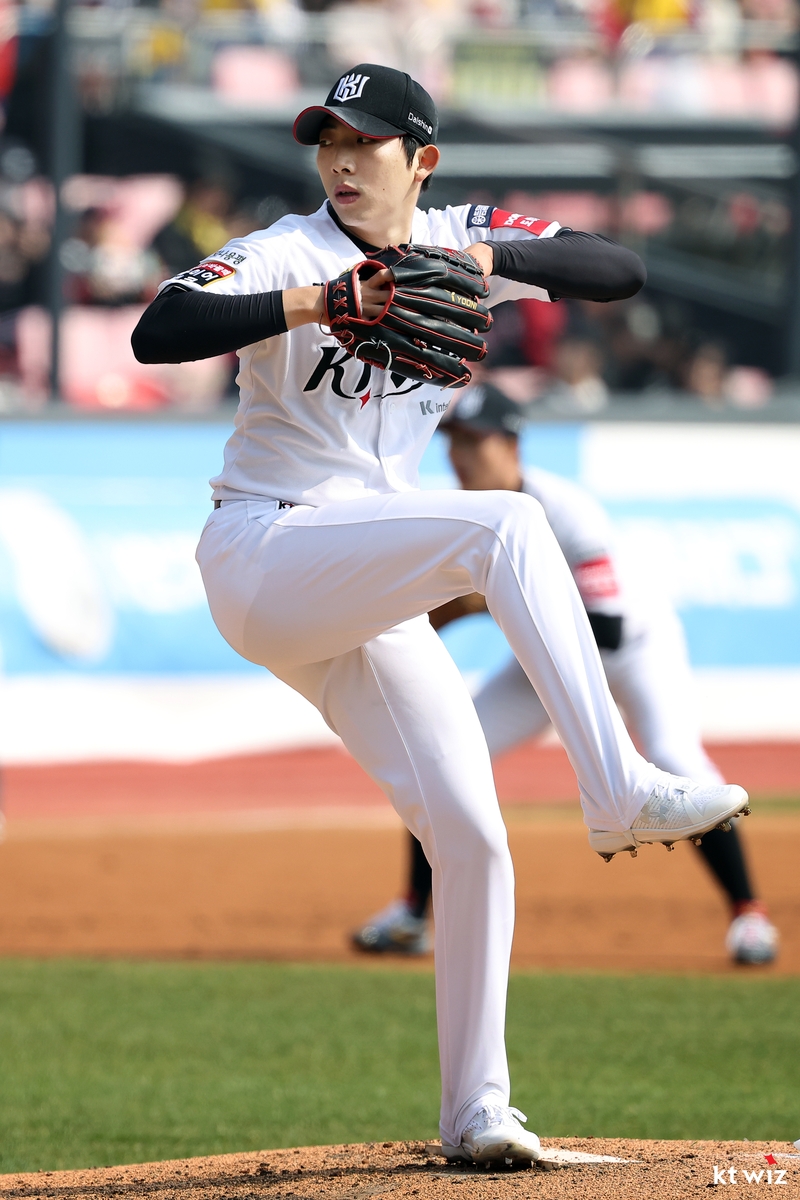 '이적 첫 등판서 228일 만에 승리' kt 오원석 "팀 우승 위해"