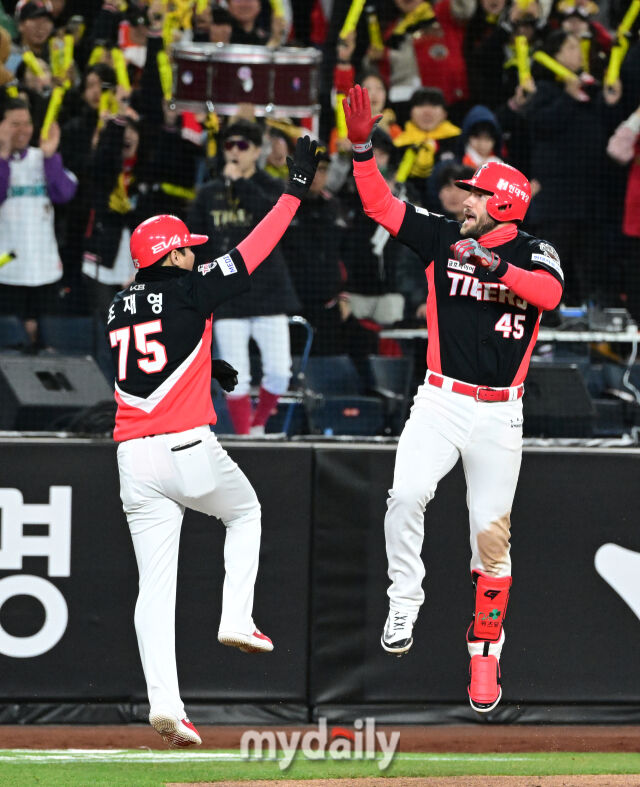 "시환이가 쳤으면" 채은성 꿈 이뤄지지 않았다, KIA 외인 타자가 역사에 남는다…한화 1선발 153km 강속구 공략 [MD대전]