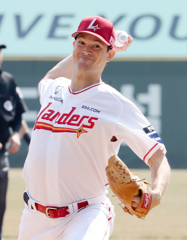 SSG 앤더슨, 내일(29일) 출산 휴가 떠난다... 사령탑 "잘 던질 것, 초인적 힘 나오더라" [고척 현장]