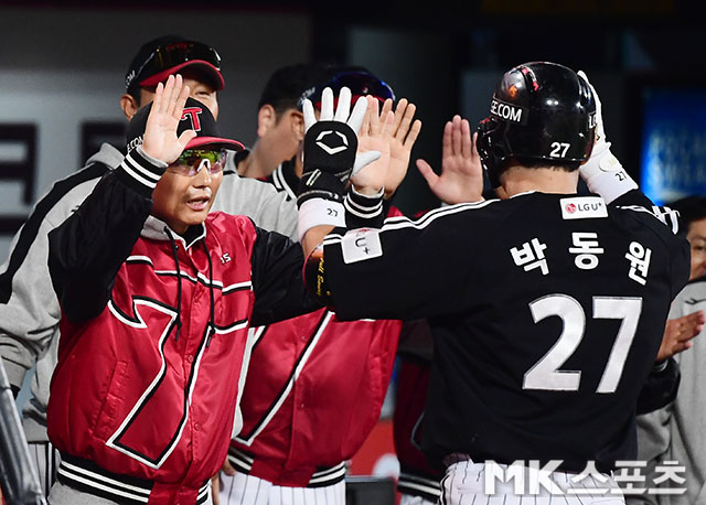 지는 법을 잊었다!…‘신민재 3타점+박동원 3안타’ LG, NC 꺾고 파죽의 개막 6연승 질주